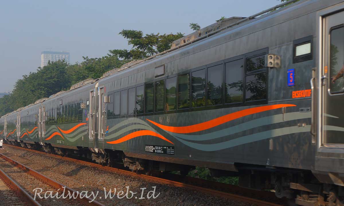 kereta galleri: Ka Argo Wilis Eksekutif Terbaru
