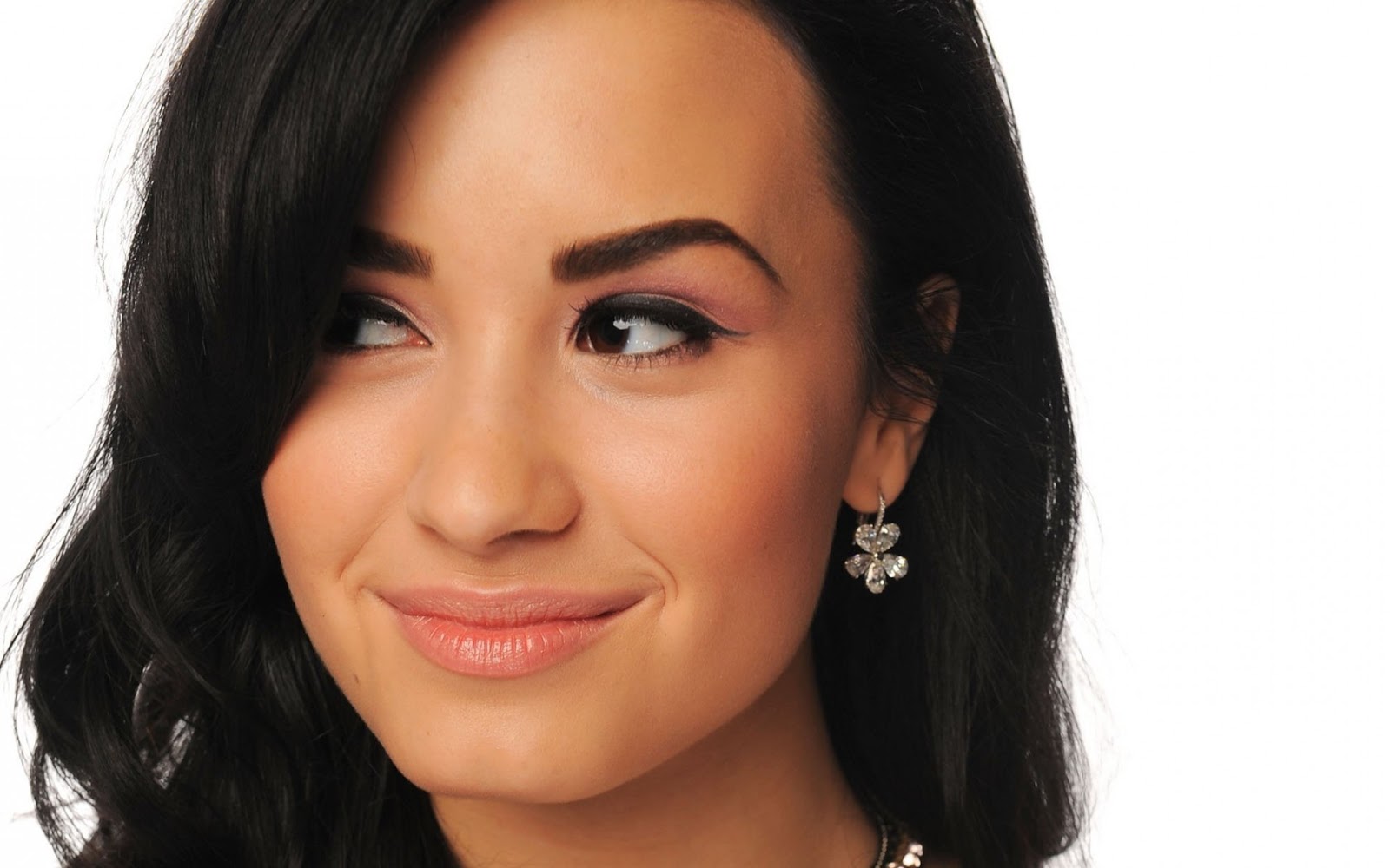 Demi Lovato Singer HD Wallpaper Download | HD Wallpapers (High ...