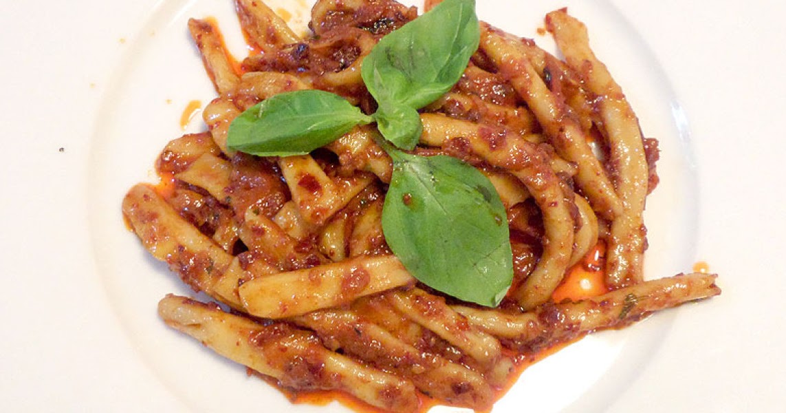 Fileja o Strangugghi con la ‘nduja (Ricetta originale Calabrese)