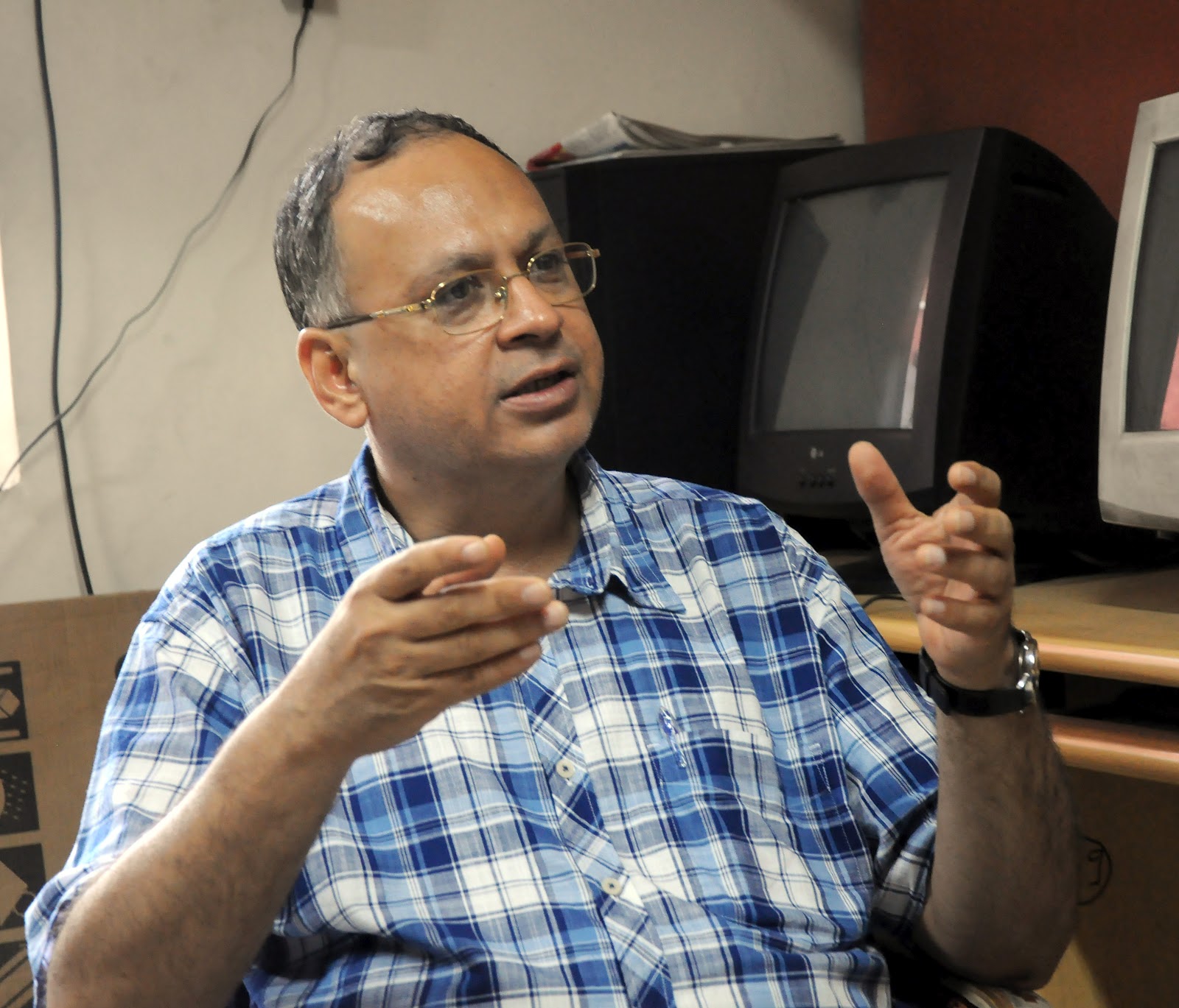 Chaitanyya S Deshpande: June 2012