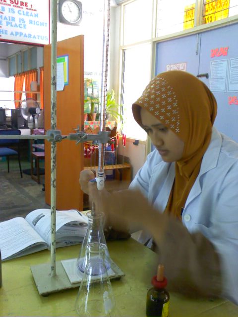 Makmal Sains Sekolah: UJIKAJI TINGKATAN DUA DAN ALATAN