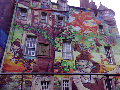 Browse Your World: Graffiti Castle [SCOTLAND]