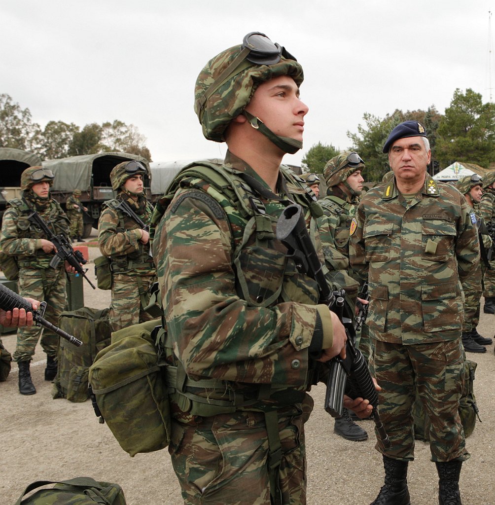 Φωτό από την επίσκεψη του Α/ΓΕΕΘΑ σε μονάδες των ειδικών δυνάμεων ...