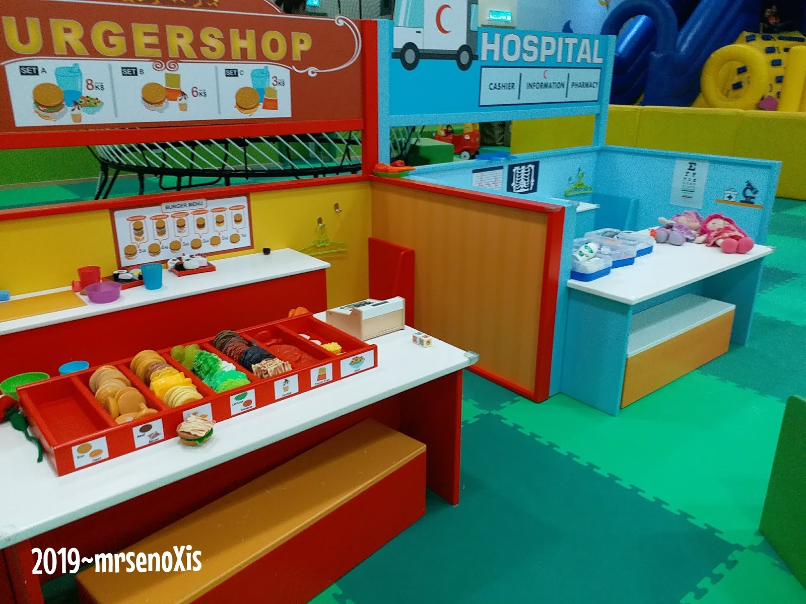 Me as MrsEnoxis: Bermain sakan di Kidzoona IOI City Mall Putrajaya