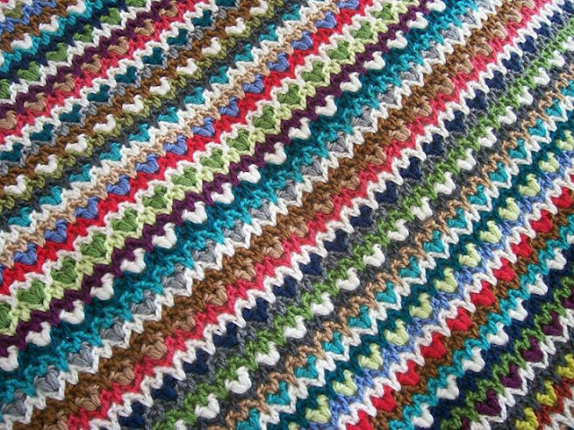 Crochet between worlds: Free Pattern: Boho Chic Blanket (Translation)