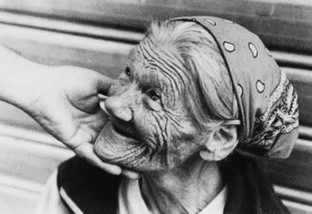 Ciento y un escrito: La viejita.