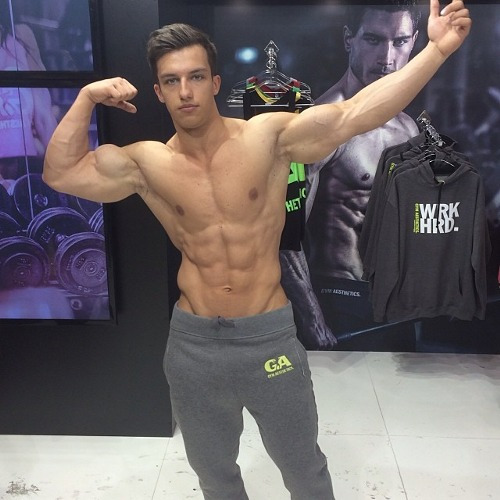 The sims 2 bodybuilder muscle - ibdax