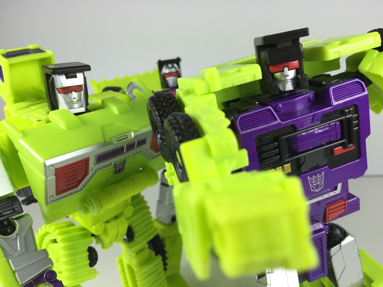 Toybox Soapbox: Transformers Combiner Wars Devastator Review