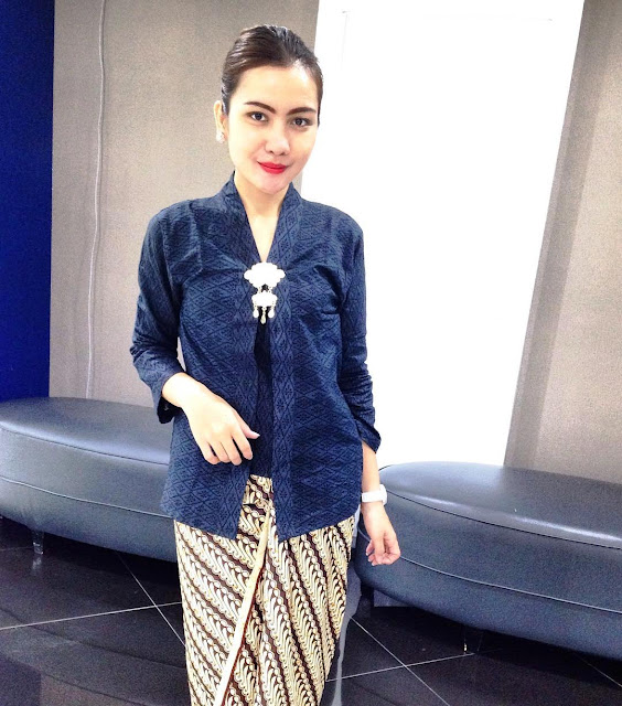 Medan 50 Model Kebaya Polos Modern Terpopuler 2019 - Biaya Bangun Rumah ...