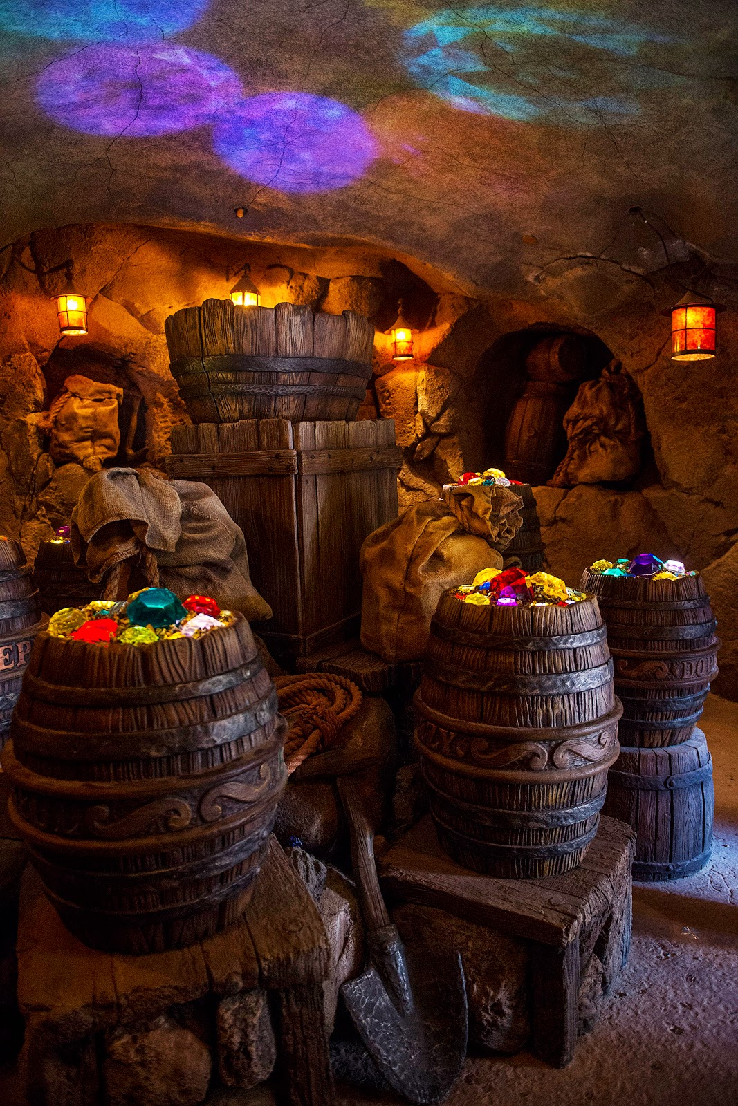 Filmic Light - Snow White Archive: Mine Train Pics, GIFs & Vids