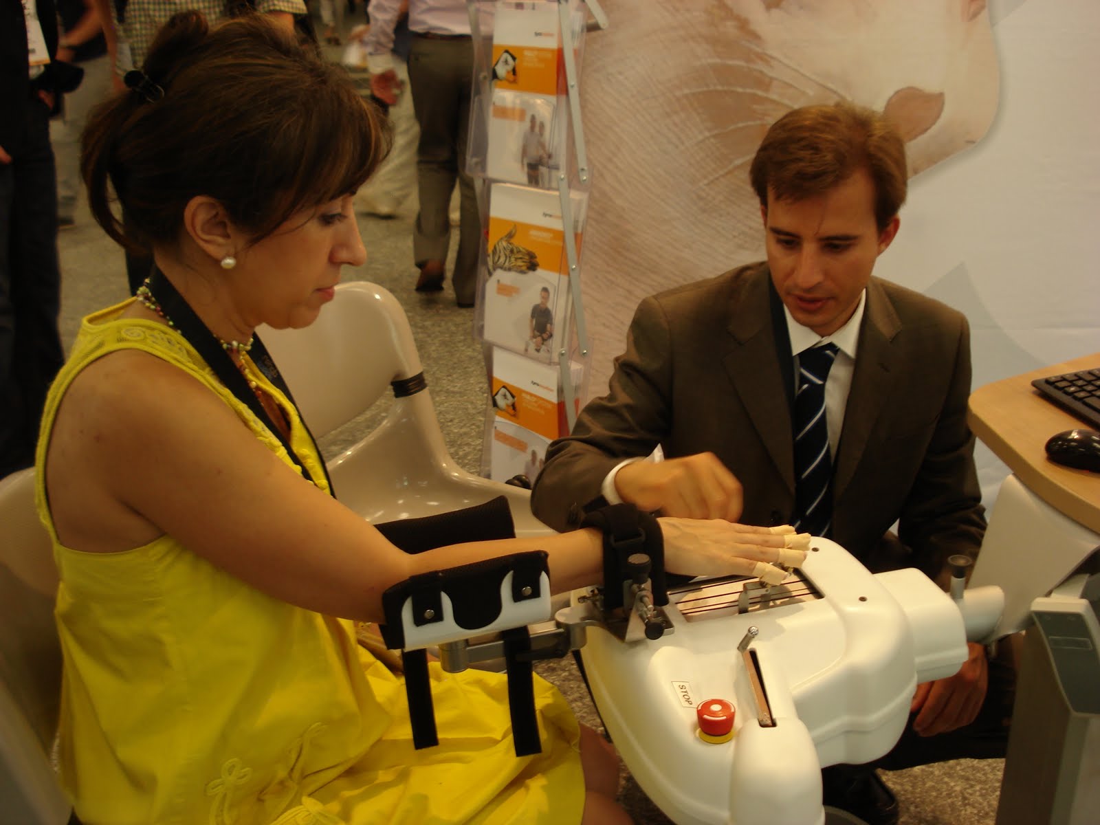 REHABILITACIÓN Y MEDICINA FÍSICA. Mirando al futuro.: Un robot para ...