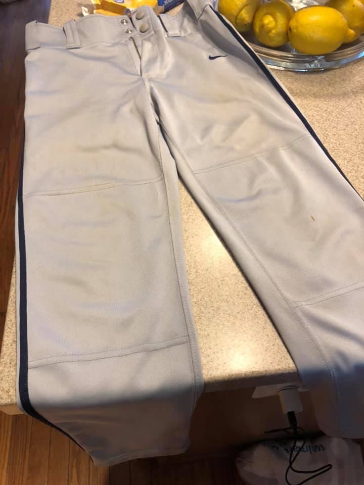 Confessions of a Sports Mama: Sports Mama Tip: How to Clean Baseball Pants
