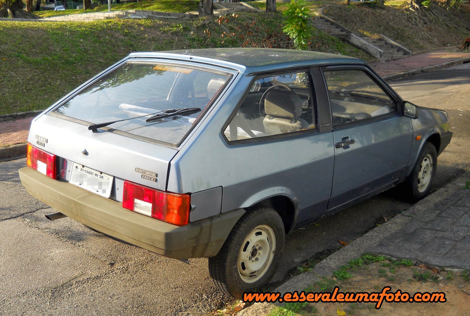 Registros Automotivos do Cotidiano: Lada Samara 1990
