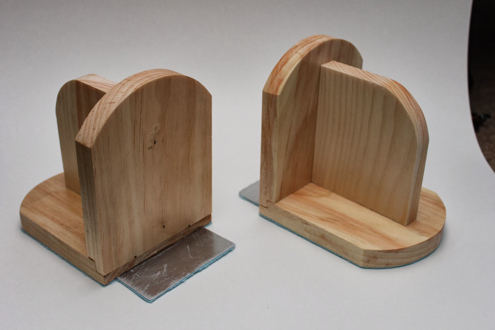 Woodified: Book Ends