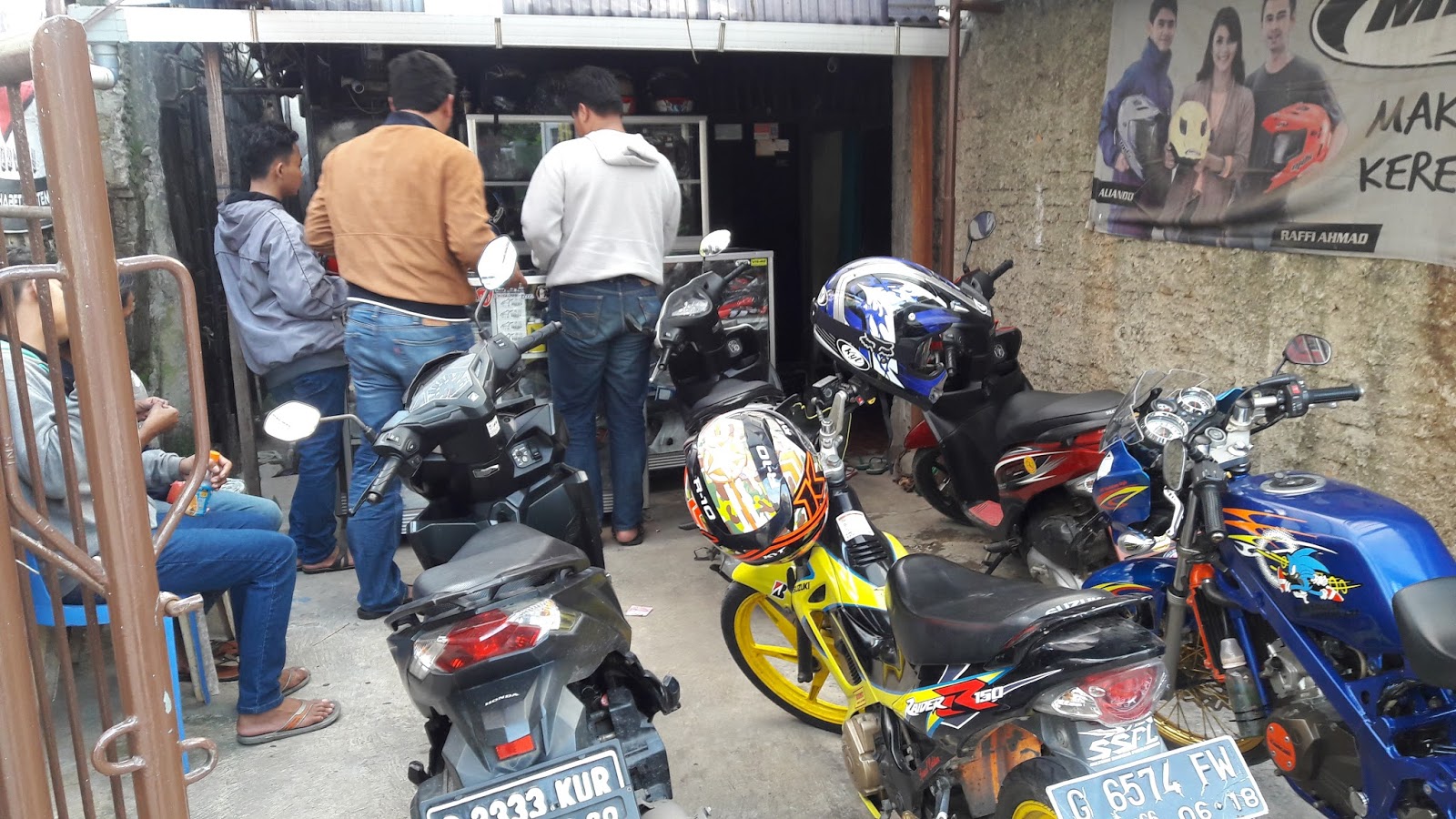 Suku Cadang Helm - Bengkel Helm: SERVICE HELM