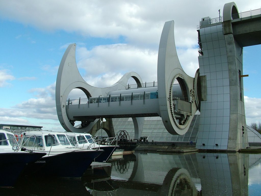 light|shadow: Falkirk Wheel | Satu-Satunya Lif Bot Berputar Di Dunia