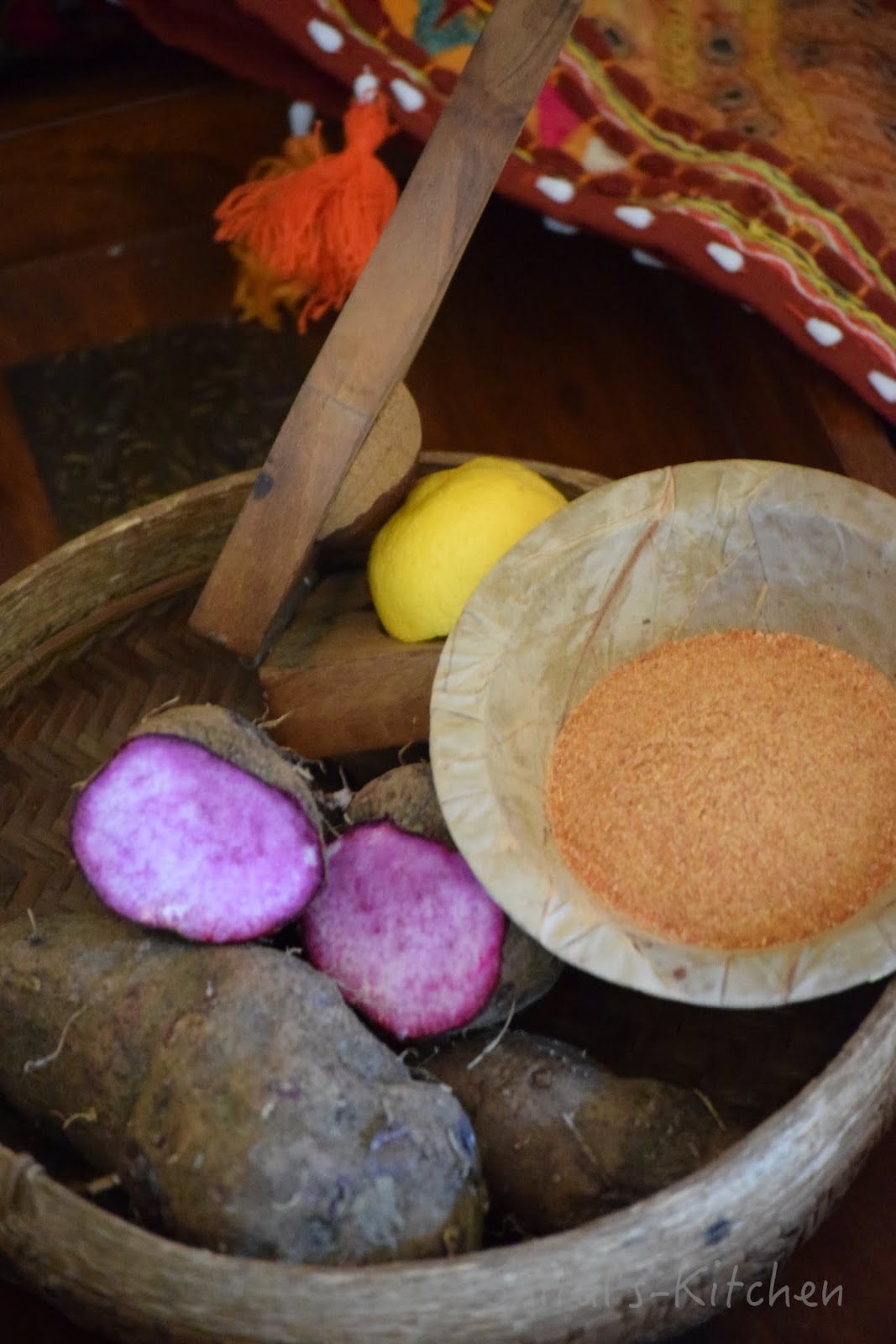 Shital's-Kitchen: Masala Kandh/Ratalu