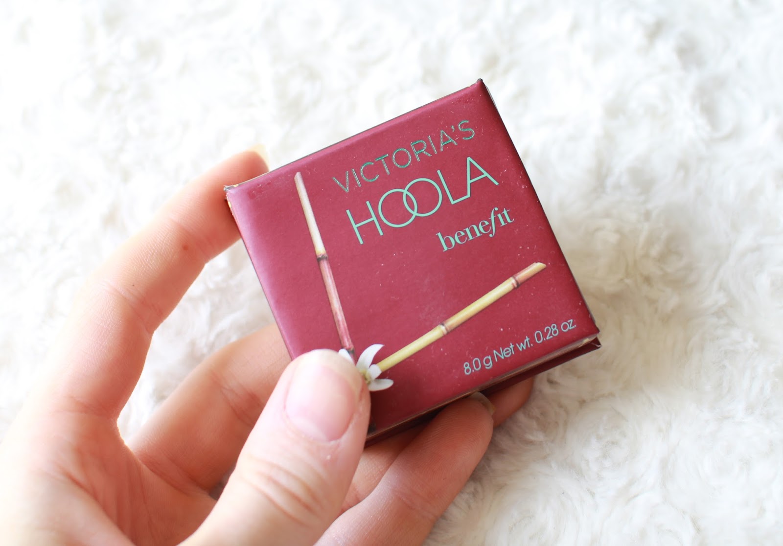 Hoola For Victoria - Inthefrow
