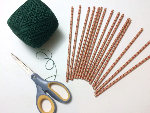 All Paths Lead to Wonderland: DIY Valentine's Paper Straw Banner