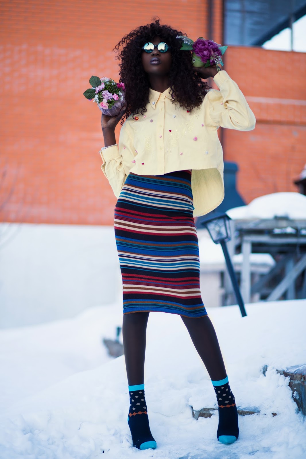 HOW TO EMBELLISH YOUR CLOTHES WITH BUTTONS | SUI~GENERIS FASHION