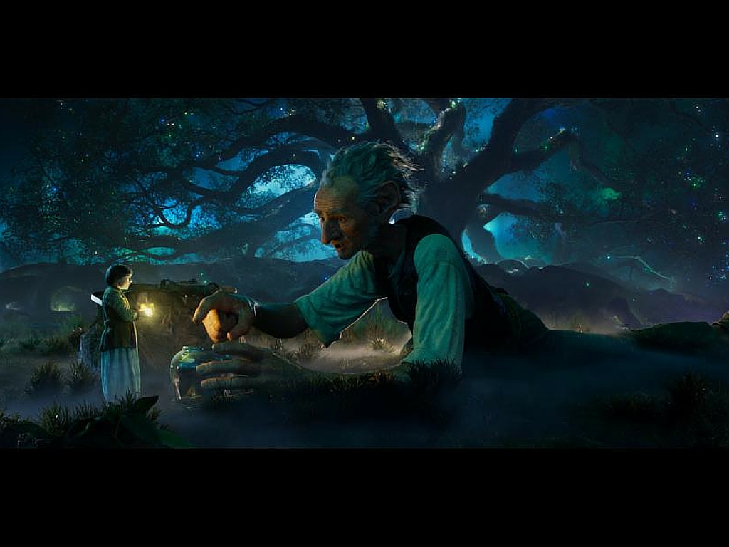 MOMMY BLOG EXPERT: The BFG Movie Review Steven Spielberg Film What ...
