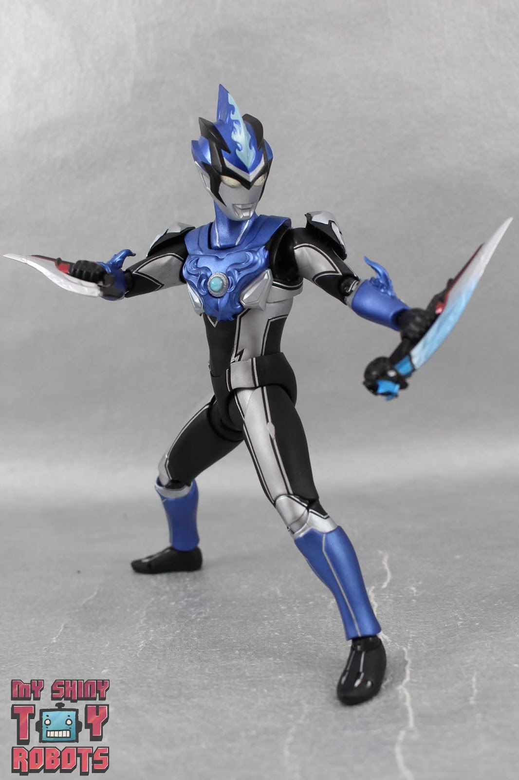 My Shiny Toy Robots: Toybox REVIEW: S.H. Figuarts Ultraman Blu Aqua