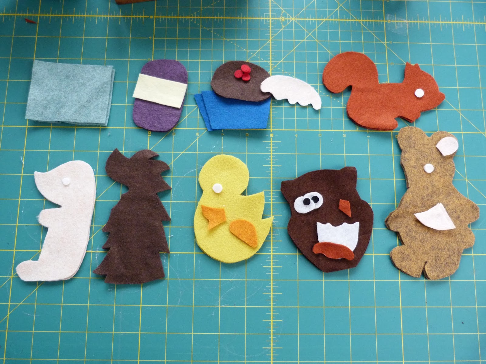 The Eternal Maker Crafts: Little House Playmat Sew Along - Week Five