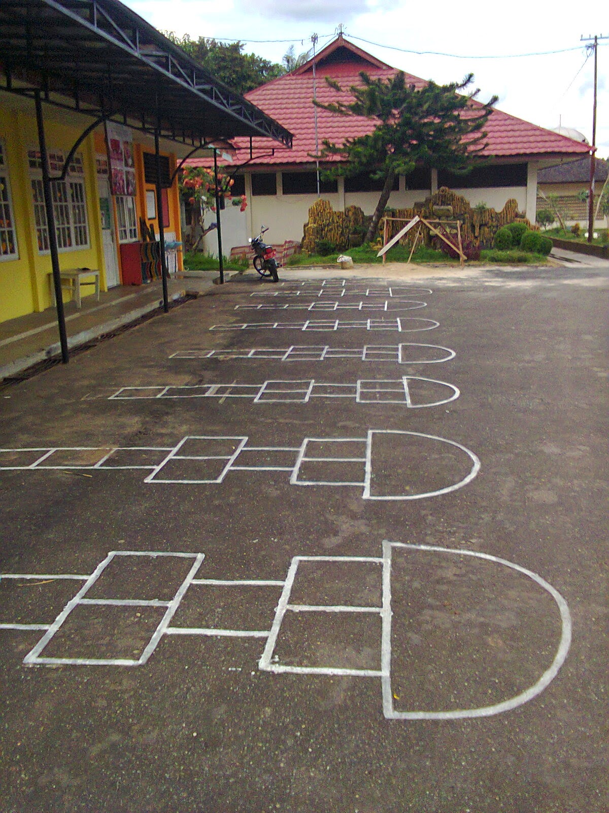 MENGAPLIKASIKAN PERMAINAN TRADISIONAL ANGKLEK DI PAUD - filejamil