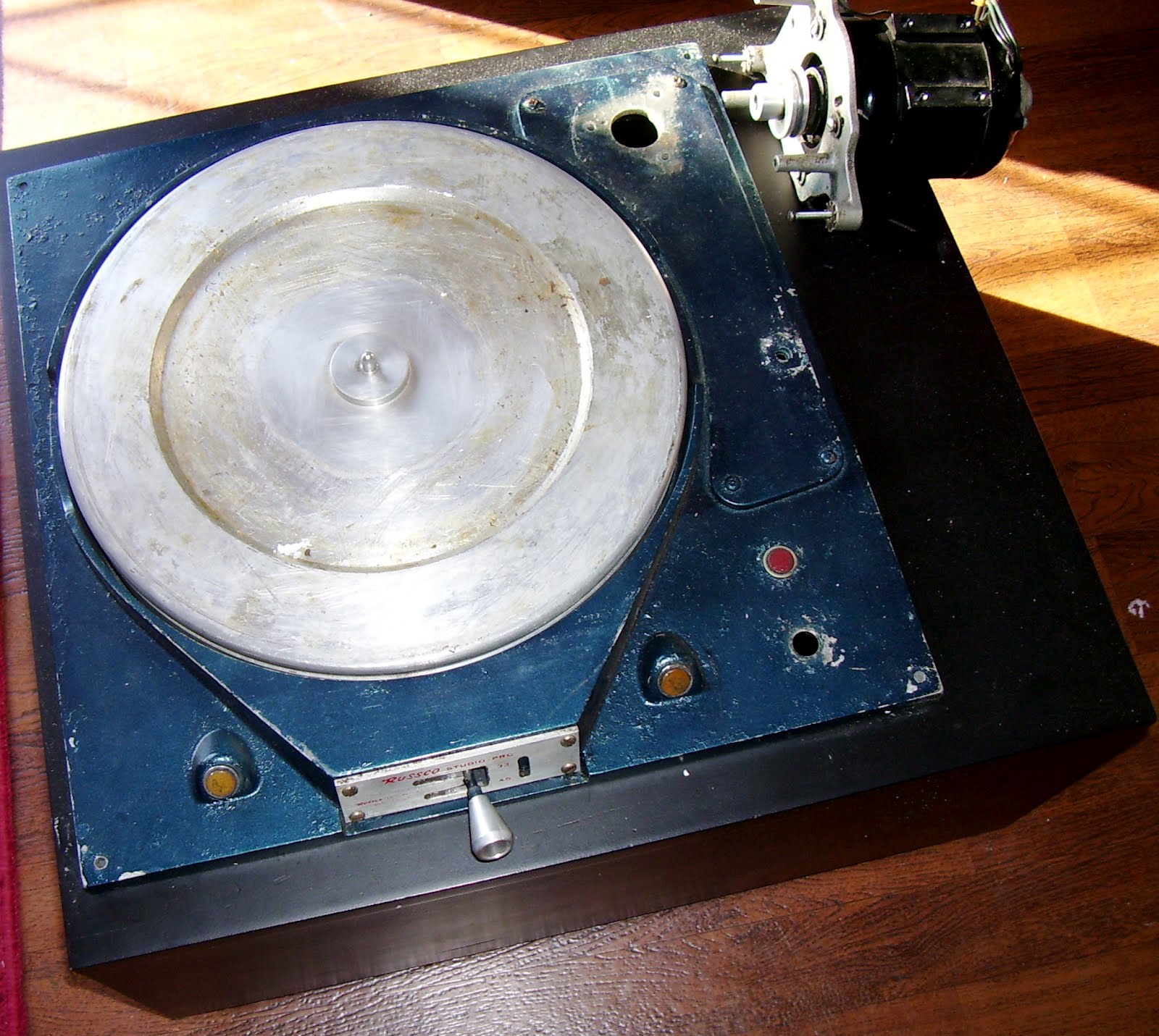 Broadcast Turntables: Russco Studio Pro - Belt & Idler Drive [33 & 45 RPM]