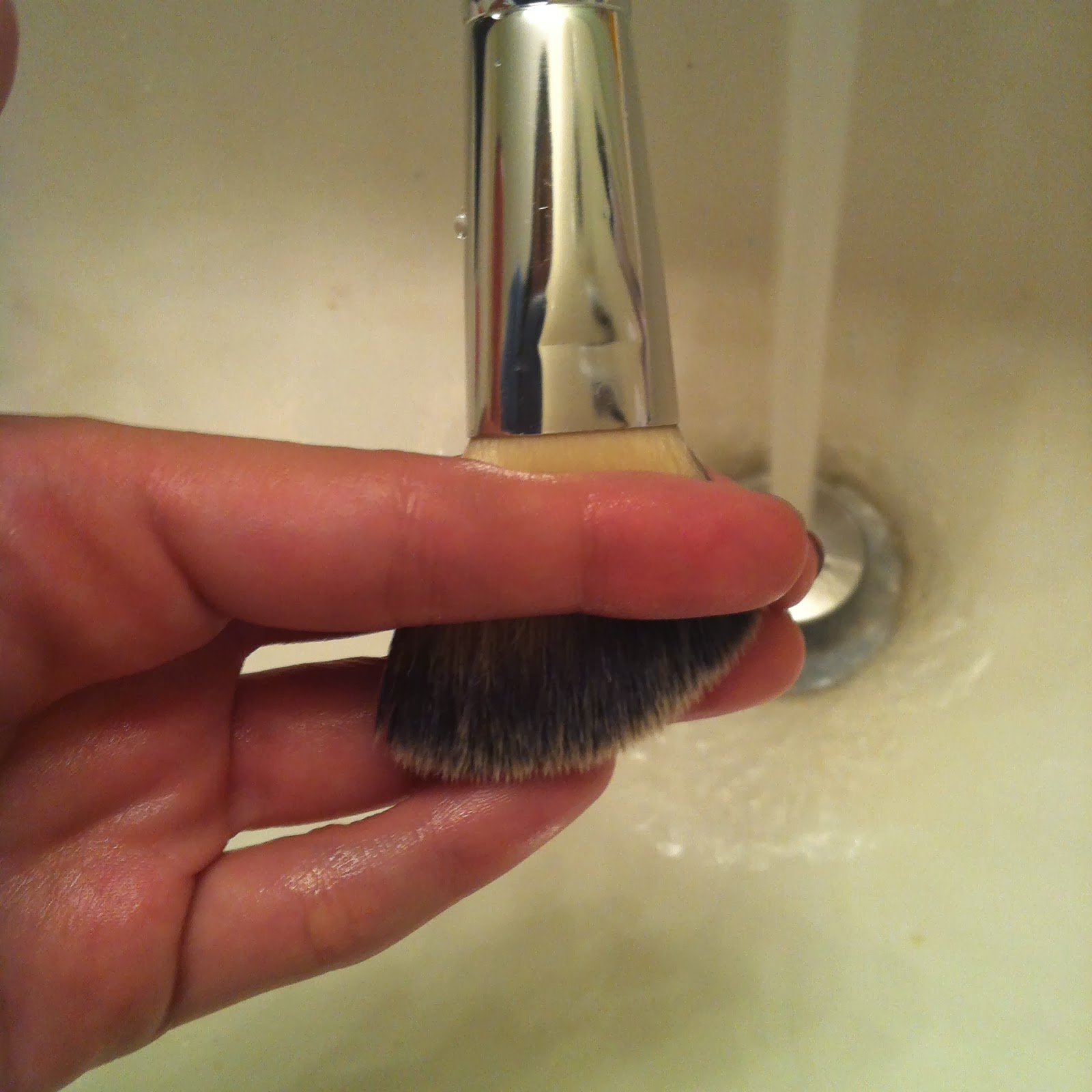 Subtly Scattered: HOW TO: Deep Clean Your Makeup Brushes