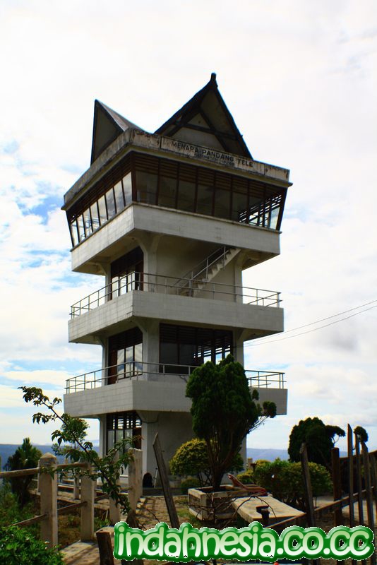 SOPO PANISIOAN: Menara Pandang Tele Di Ketinggian Harian