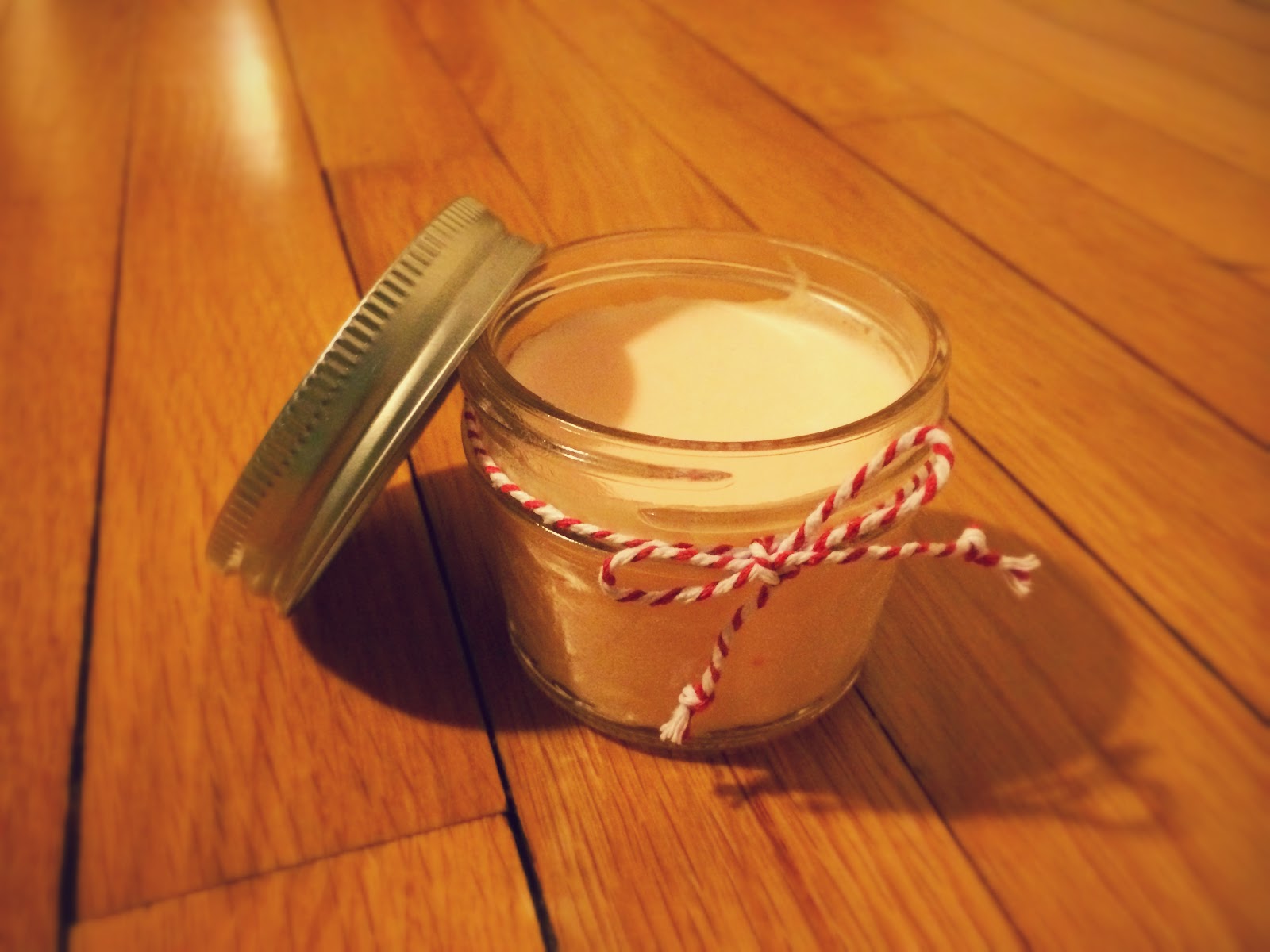 Our Beautifully Messy House : DIY Semisoft Honeysuckle Soap