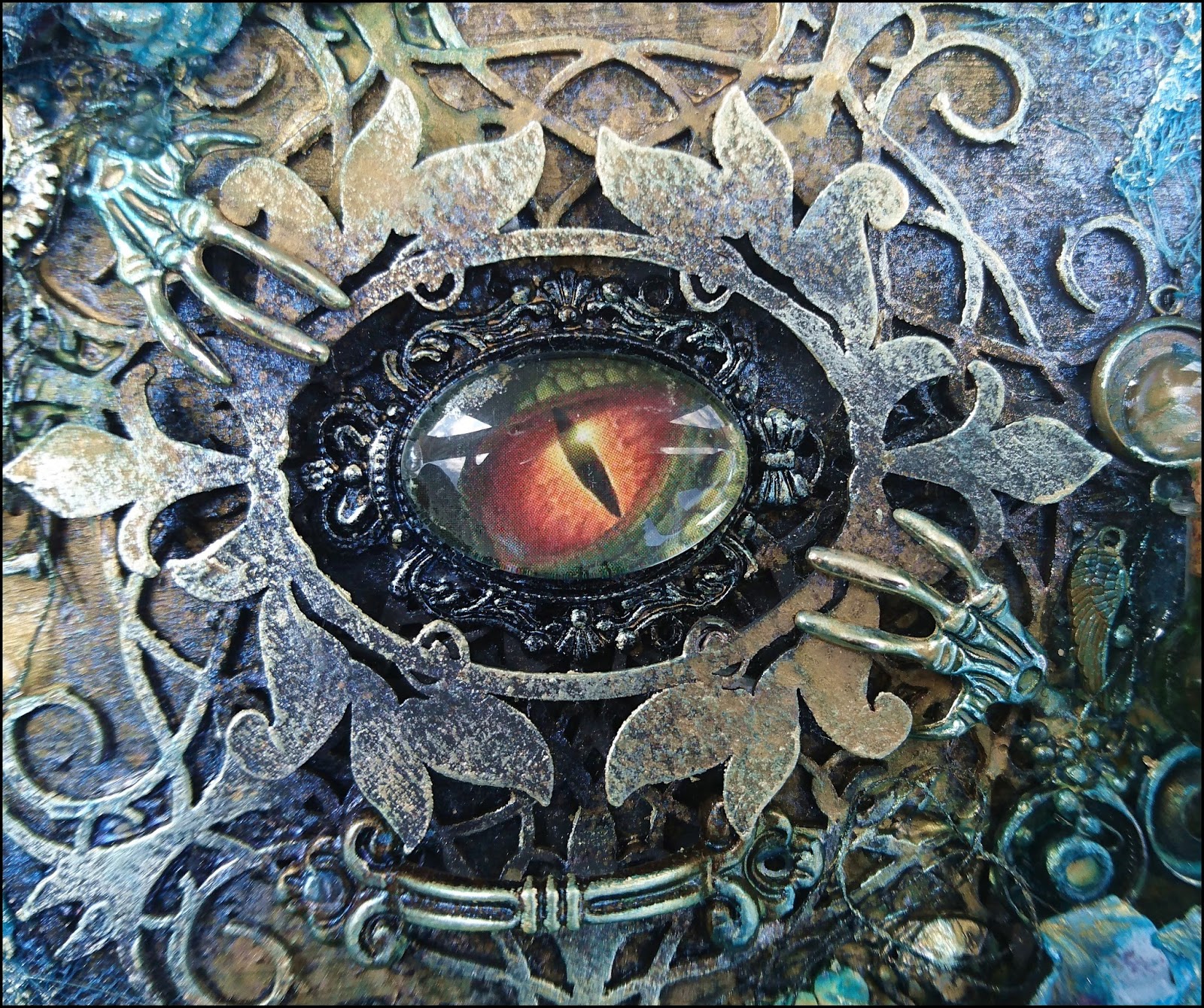 Enter into the magic: Dragon Eye box