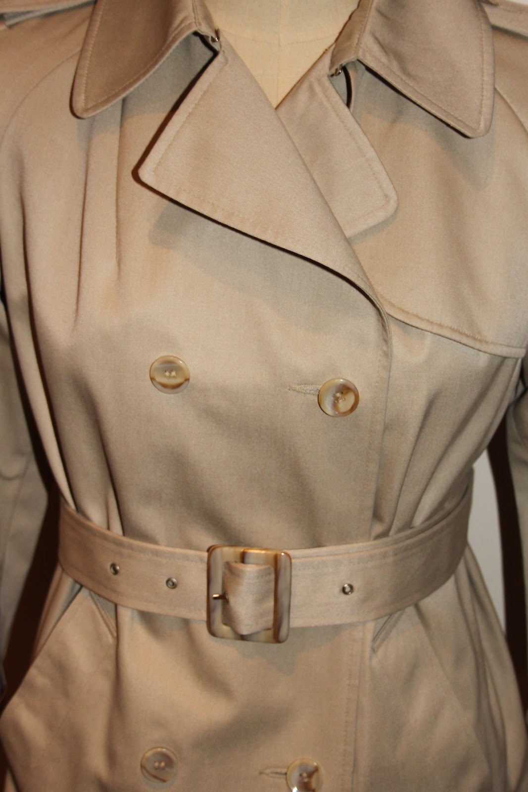 Leona's Make, Do and Mend: Raincoat Revamp!......... Do it like Audrey