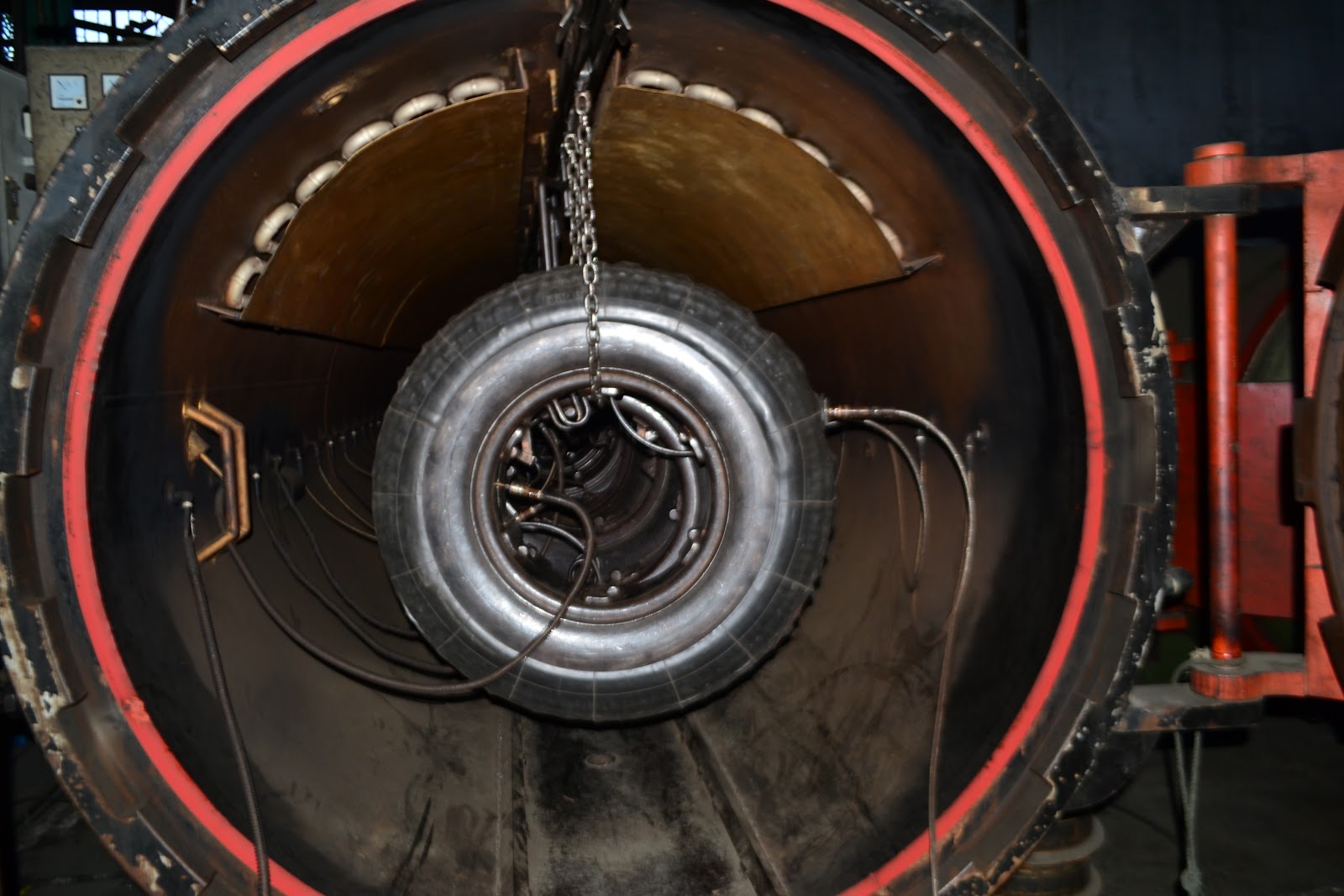 Vulkanisir Proses Panas (Hot Retreading) dan Proses Dingin (Cold ...