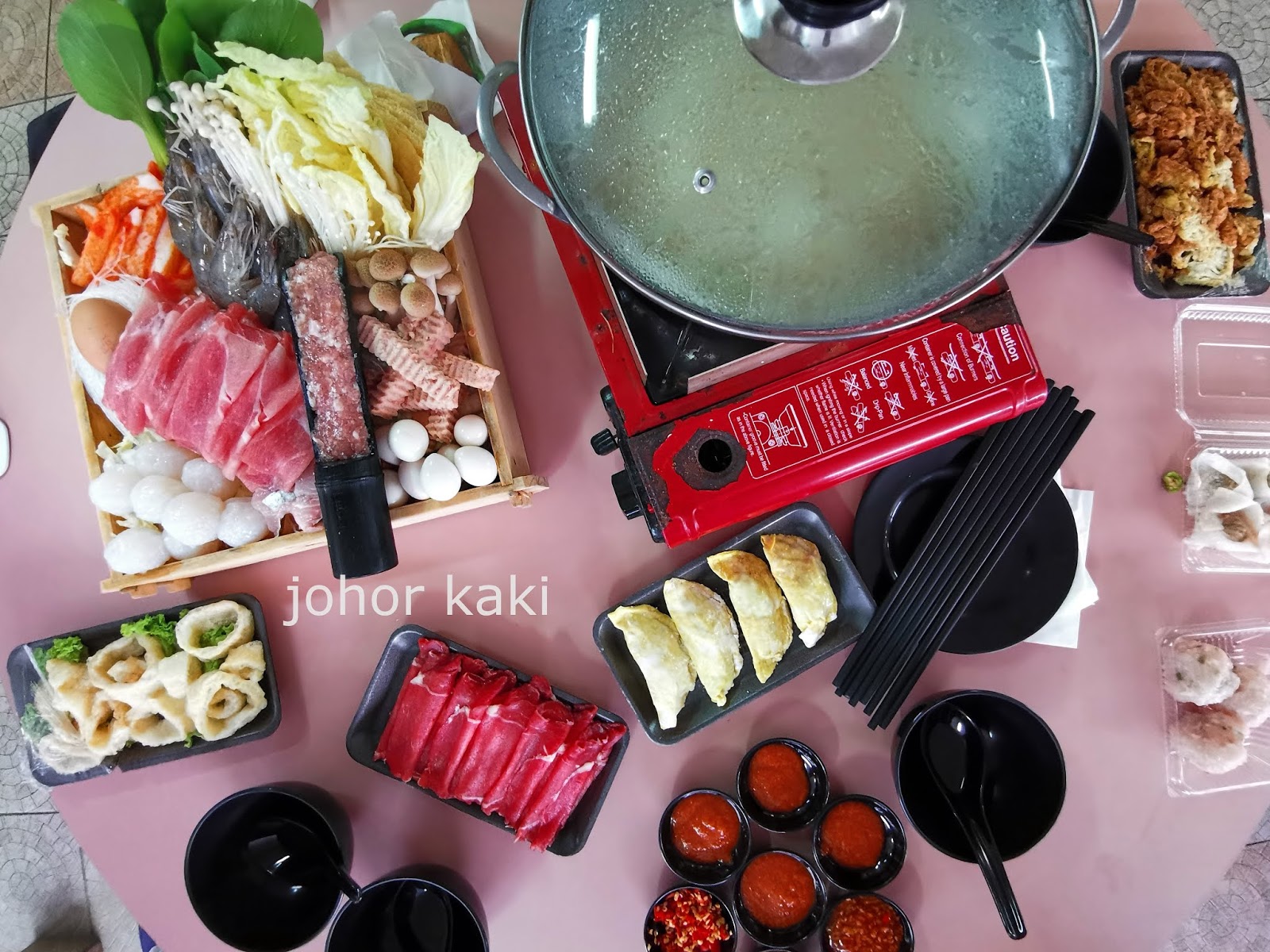 One Pot YiGuo 一锅 Benaan Kapal Heritage Hawker Centre. Singapore Style ...