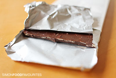 Simon Food Favourites: Lindt Excellence Blueberry Intense Dark ...