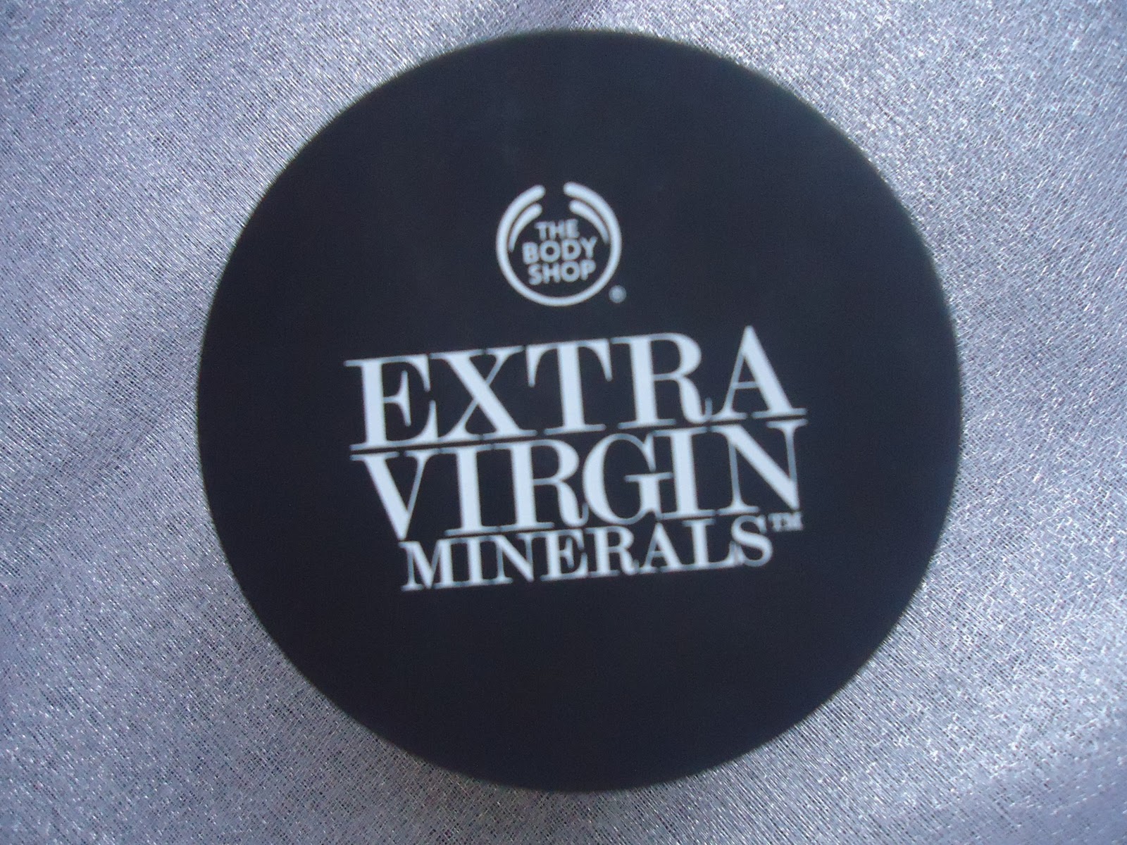 The Body Shop Extra Virgin Minerals™ Loose Powder Foundation Review ...