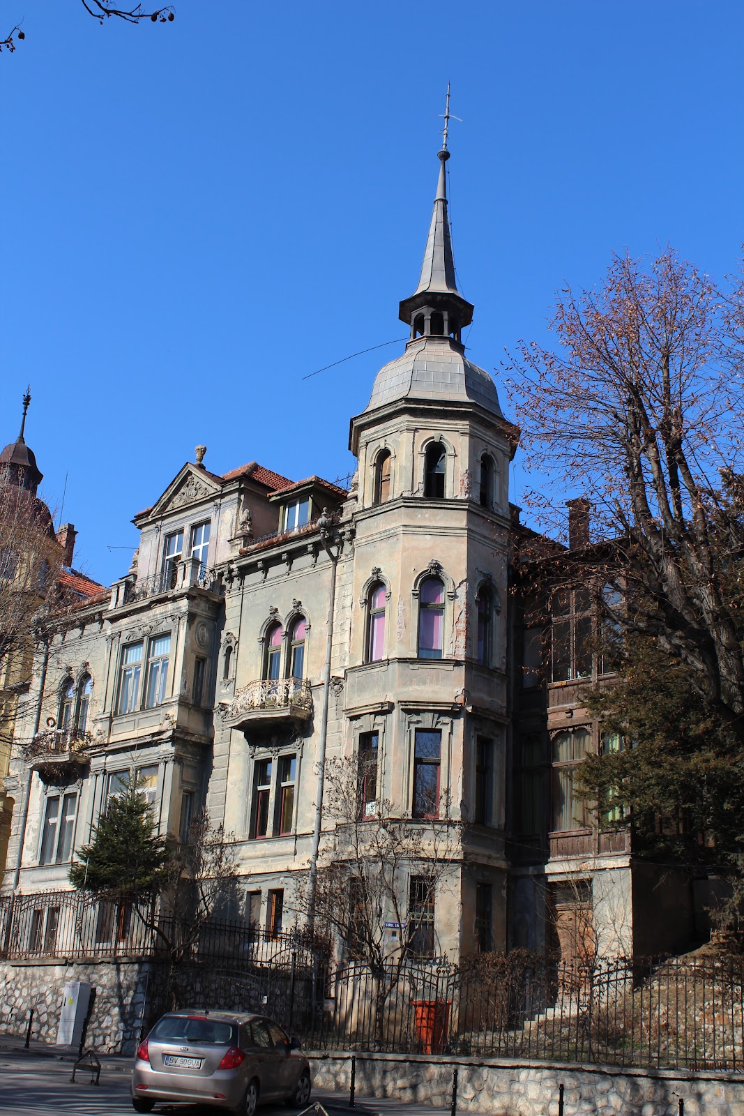 La maison de l’avenir de Brasov: Quelques photos avec divers bâtiments ...