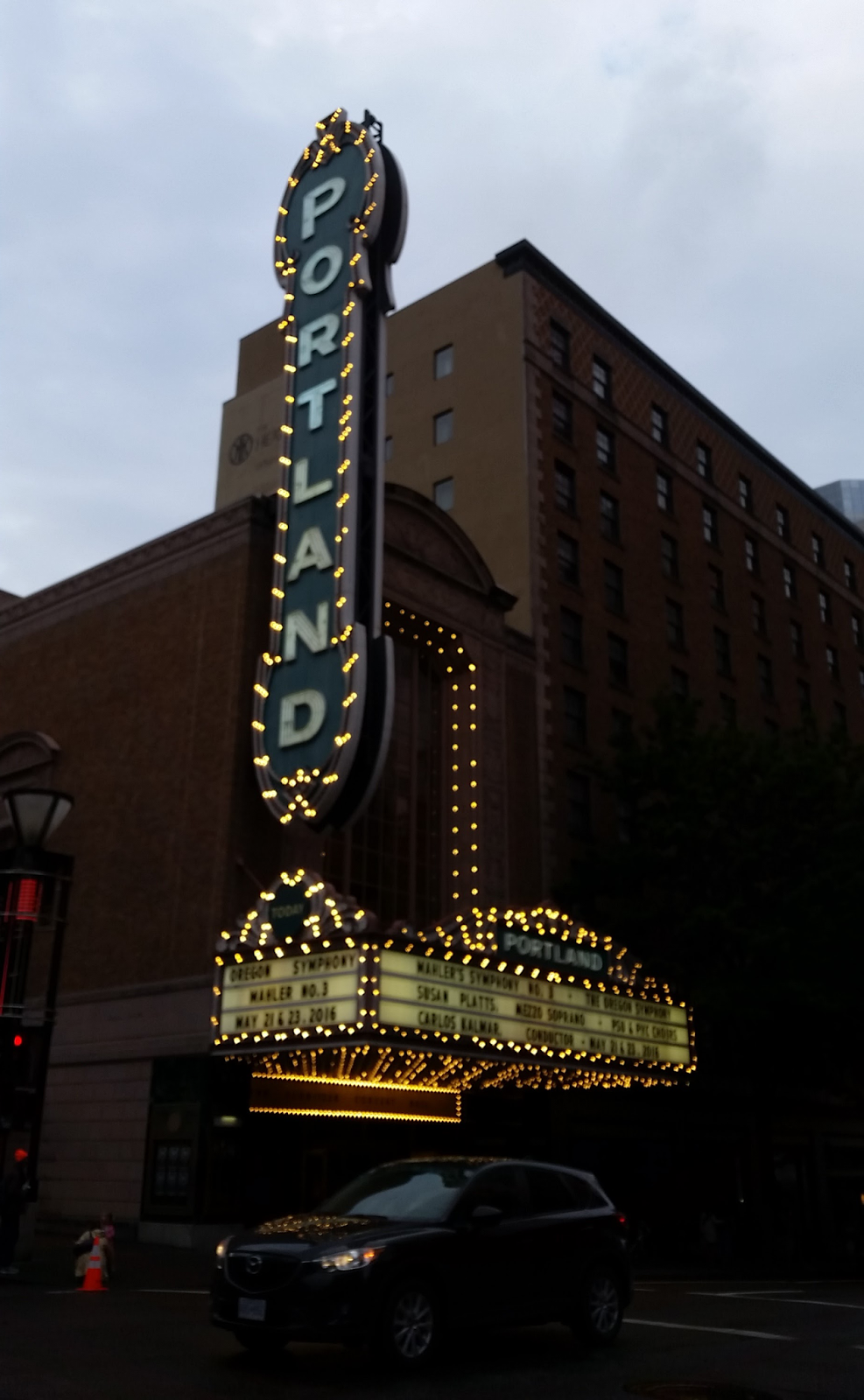 Portland 2016: A Glance at the City of Roses - Identically Unique