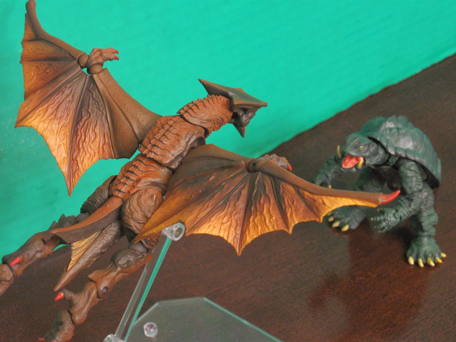 The Toyseum: GYAOS - SciFi Revoltech Series No. 007 Figure Review