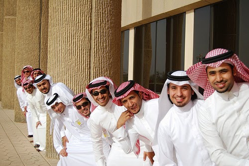 Life in Kuwait Blog: Different types of GCC dress for Men