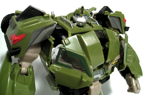 Eric's Yard: Transformers Prime: Bulkhead First Edition Voyager Review