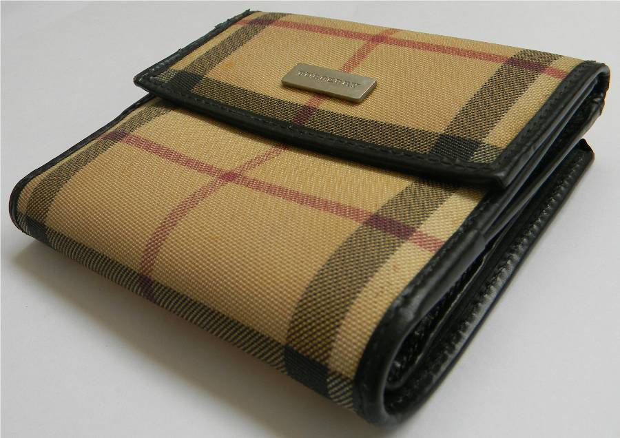 Janji Laku: Authentic BURBERRY Pocket Wallet