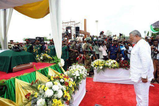 Photos from Dim Odumegwu Ojukwu's Burial ~ Welcome to Chima's Blog
