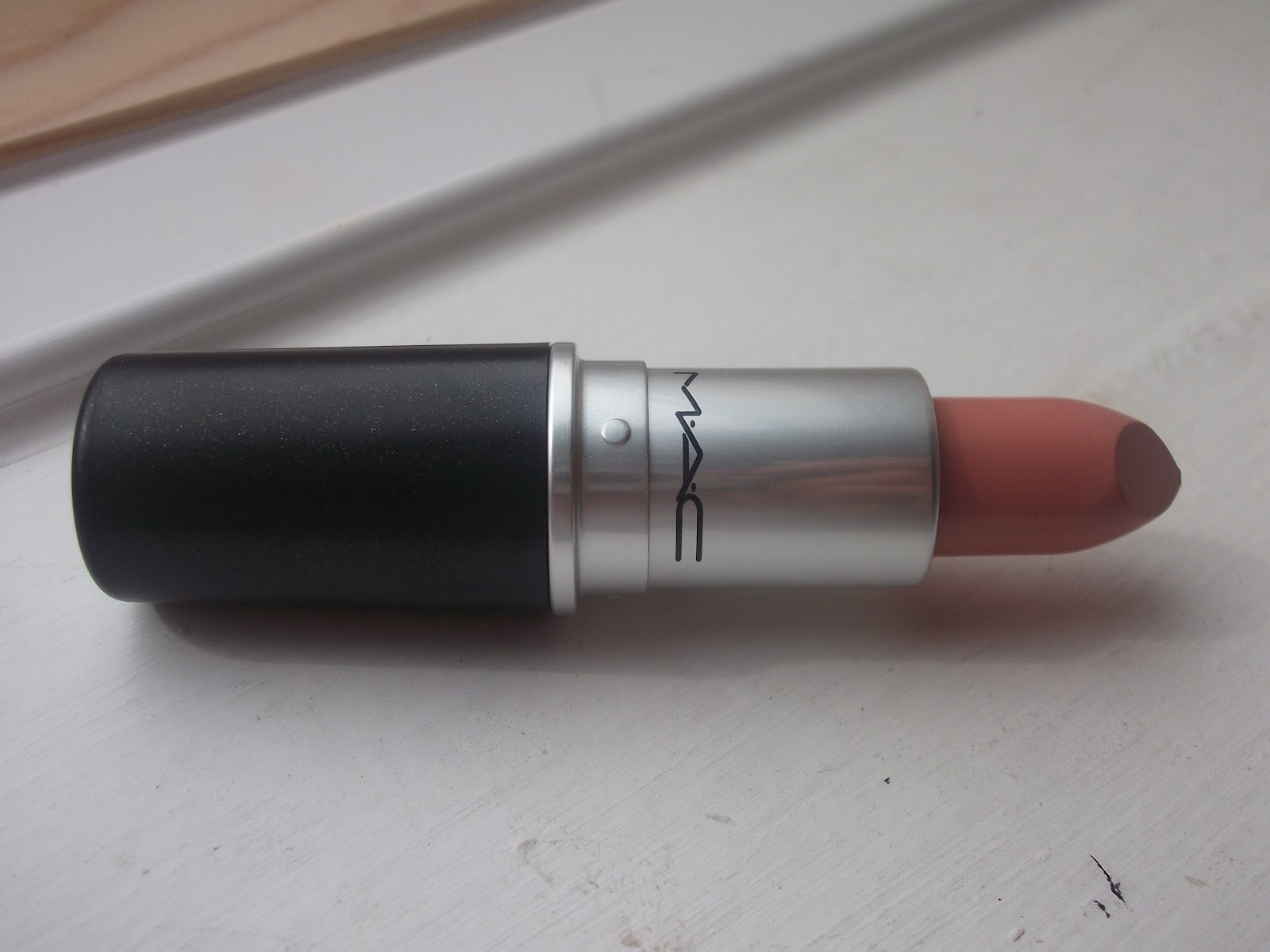 VanillaSand: MAC Hue lipstick - swatches and review.