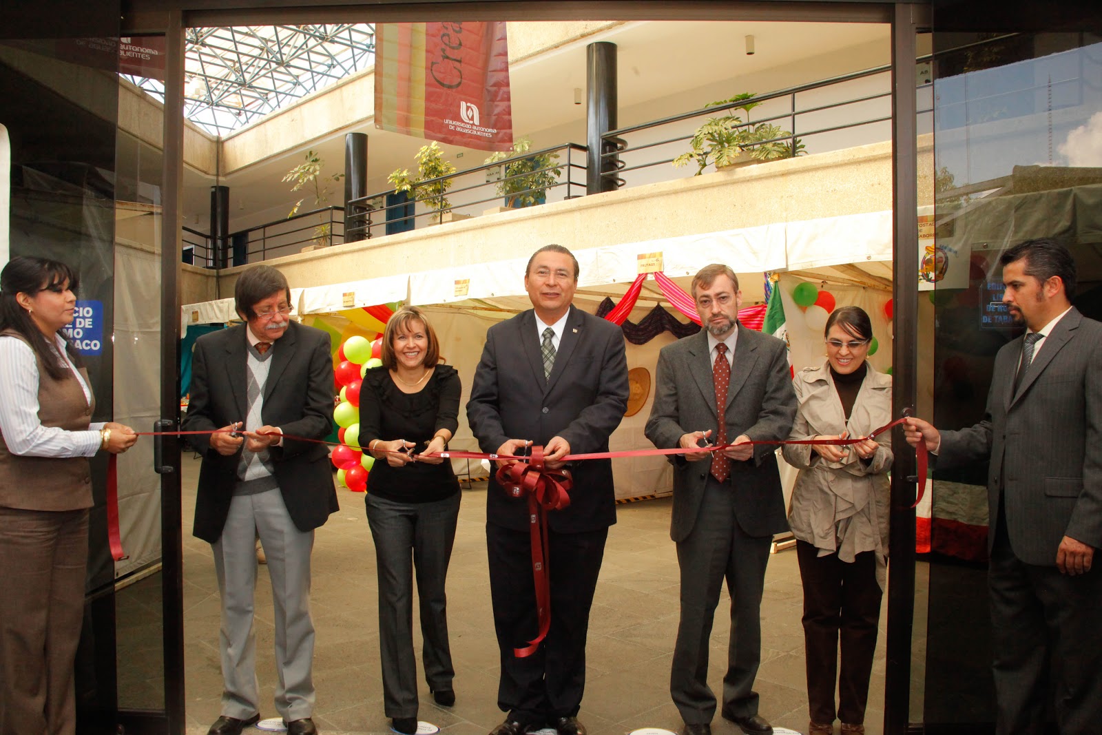 350 Alumnos Presentan 62 Proyectos en la XI Muestra de Mercadotecnia UAA.