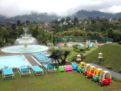 Wisata Unik: Hotel Seruni Cisarua Puncak Jawa Barat - Pemandangan dan ...