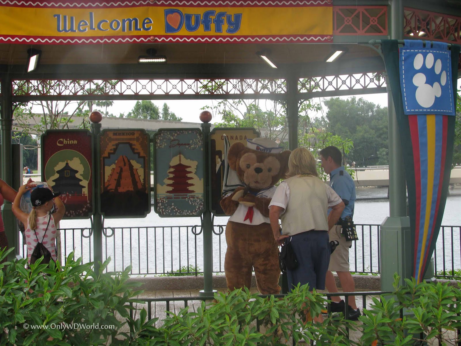 Duffy The Disney Bear Battles Umbrella At Epcot | Disney World Blog ...