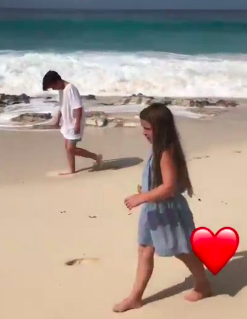 Harper Beckham Fashion Blog: January 2018: Harper on the beach